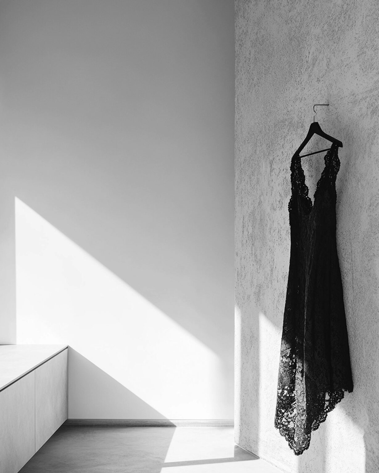 What Is The Difference Between Cloth, Clothe, And Clothes? - Akdoo
